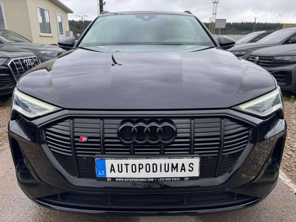 Черный Ауди E-Tron 2022 в Вильнюс, объемом двигателя 0.00 л и пробегом 135 тыс. км за 33800 €, фото 4 на AUTOMOTO.COM.LV