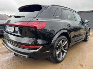 Melns Audi E-Tron 2022 Viļņa, ar dzinēja tilpumu 0.00 L un nobraukumu 135 tūkst. km par 33800 €, foto 8 vietnē AUTOMOTO.COM.LV