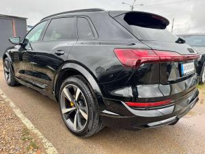 Melns Audi E-Tron 2022 Viļņa, ar dzinēja tilpumu 0.00 L un nobraukumu 135 tūkst. km par 33800 €, foto 9 vietnē AUTOMOTO.COM.LV