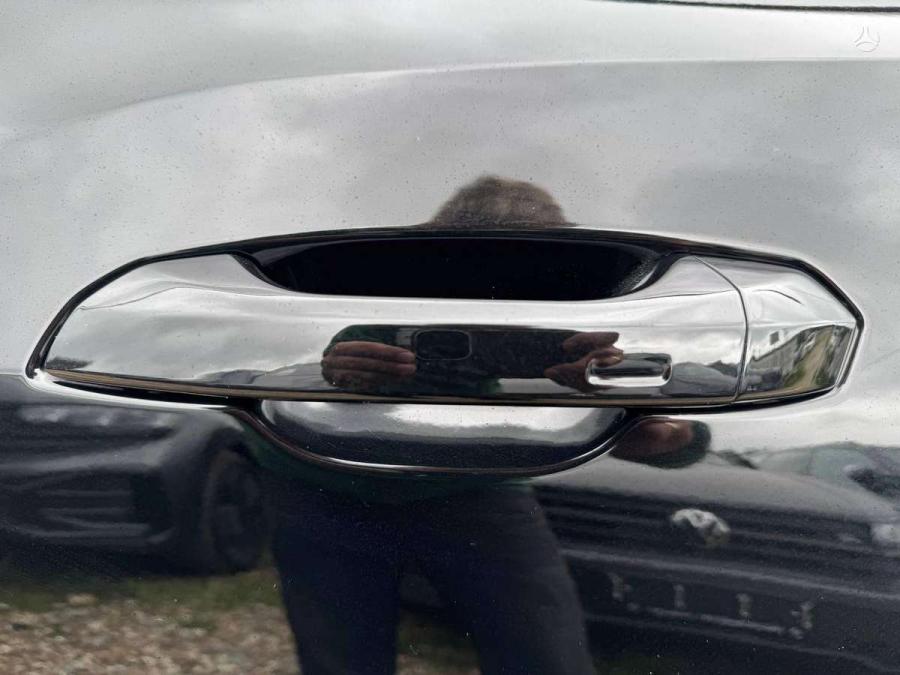 Melns Audi E-Tron 2022 Viļņa, ar dzinēja tilpumu 0.00 L un nobraukumu 135 tūkst. km par 33800 €, foto 10 vietnē AUTOMOTO.COM.LV