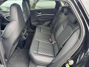 Melns Audi E-Tron 2022 Viļņa, ar dzinēja tilpumu 0.00 L un nobraukumu 135 tūkst. km par 33800 €, foto 17 vietnē AUTOMOTO.COM.LV