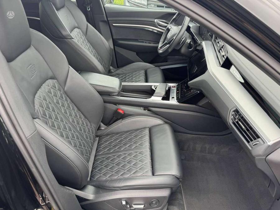 Melns Audi E-Tron 2022 Viļņa, ar dzinēja tilpumu 0.00 L un nobraukumu 135 tūkst. km par 33800 €, foto 18 vietnē AUTOMOTO.COM.LV