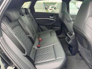 Melns Audi E-Tron 2022 Viļņa, ar dzinēja tilpumu 0.00 L un nobraukumu 135 tūkst. km par 33800 €, foto 19 vietnē AUTOMOTO.COM.LV