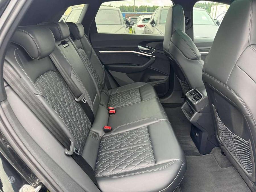 Melns Audi E-Tron 2022 Viļņa, ar dzinēja tilpumu 0.00 L un nobraukumu 135 tūkst. km par 33800 €, foto 19 vietnē AUTOMOTO.COM.LV