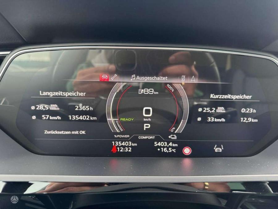Melns Audi E-Tron 2022 Viļņa, ar dzinēja tilpumu 0.00 L un nobraukumu 135 tūkst. km par 33800 €, foto 21 vietnē AUTOMOTO.COM.LV