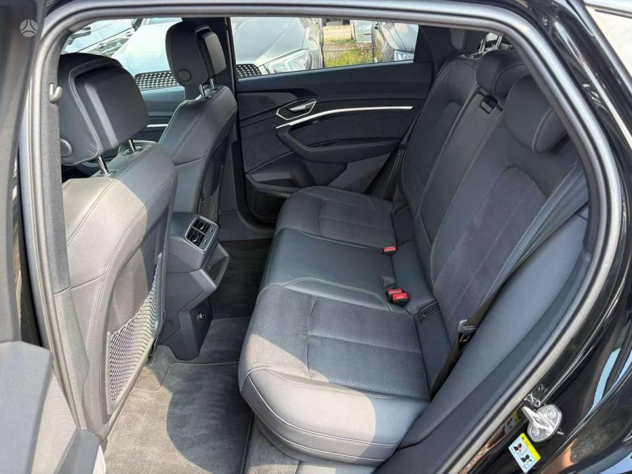 Melns Audi E-Tron 2022 Viļņa, ar dzinēja tilpumu 0.00 L un nobraukumu 33 tūkst. km par 40400 €, foto 19 vietnē AUTOMOTO.COM.LV