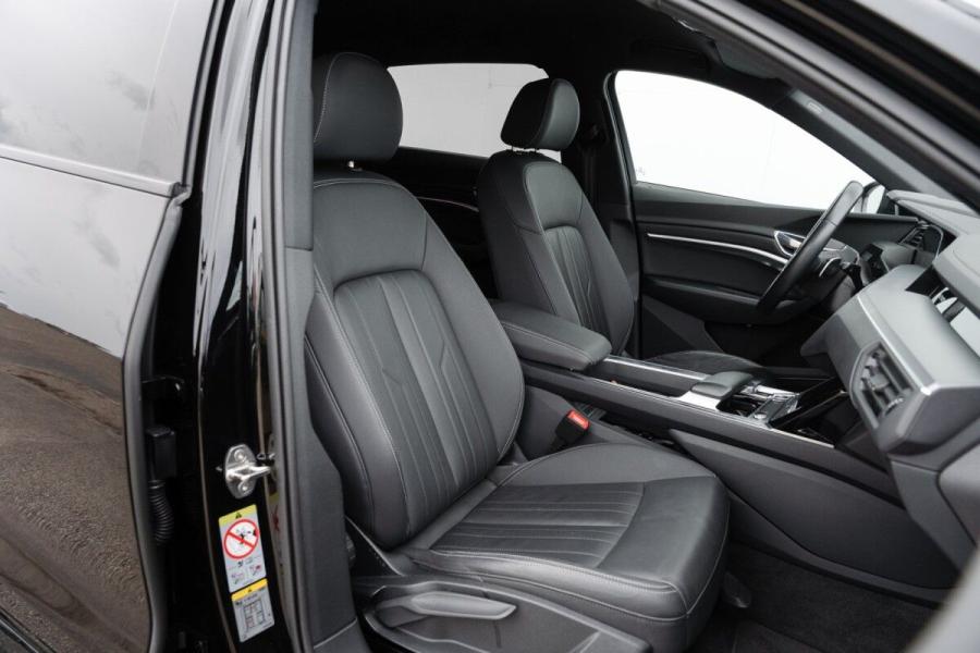 Melns Audi E-Tron 2022 Rīga, ar dzinēja tilpumu 0.00 L un nobraukumu 45 tūkst. km par 33500 €, foto 8 vietnē AUTOMOTO.COM.LV
