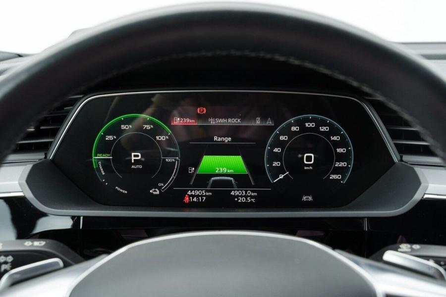 Melns Audi E-Tron 2022 Rīga, ar dzinēja tilpumu 0.00 L un nobraukumu 45 tūkst. km par 33500 €, foto 14 vietnē AUTOMOTO.COM.LV
