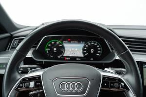 Melns Audi E-Tron 2022 Rīga, ar dzinēja tilpumu 0.00 L un nobraukumu 45 tūkst. km par 33500 €, foto 16 vietnē AUTOMOTO.COM.LV