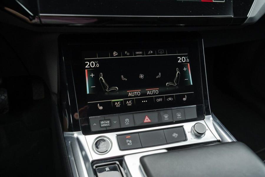 Melns Audi E-Tron 2022 Rīga, ar dzinēja tilpumu 0.00 L un nobraukumu 45 tūkst. km par 33500 €, foto 18 vietnē AUTOMOTO.COM.LV