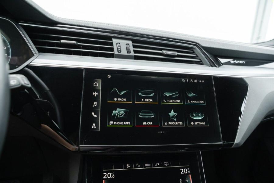 Melns Audi E-Tron 2022 Rīga, ar dzinēja tilpumu 0.00 L un nobraukumu 45 tūkst. km par 33500 €, foto 21 vietnē AUTOMOTO.COM.LV