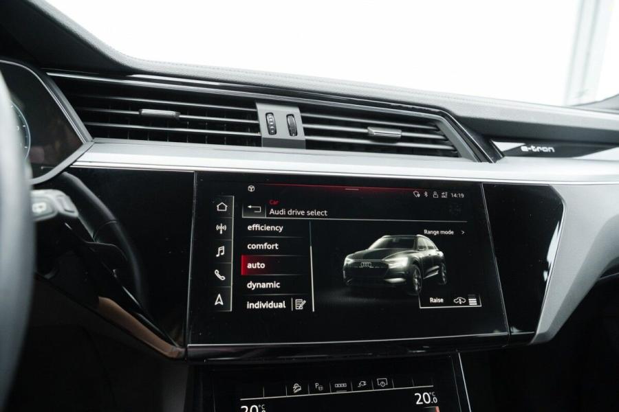 Melns Audi E-Tron 2022 Rīga, ar dzinēja tilpumu 0.00 L un nobraukumu 45 tūkst. km par 33500 €, foto 23 vietnē AUTOMOTO.COM.LV