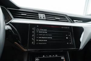 Melns Audi E-Tron 2022 Rīga, ar dzinēja tilpumu 0.00 L un nobraukumu 45 tūkst. km par 33500 €, foto 26 vietnē AUTOMOTO.COM.LV