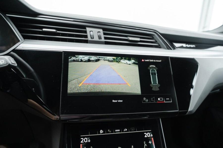 Melns Audi E-Tron 2022 Rīga, ar dzinēja tilpumu 0.00 L un nobraukumu 45 tūkst. km par 33500 €, foto 28 vietnē AUTOMOTO.COM.LV