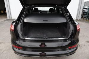 Melns Audi E-Tron 2022 Rīga, ar dzinēja tilpumu 0.00 L un nobraukumu 45 tūkst. km par 33500 €, foto 31 vietnē AUTOMOTO.COM.LV