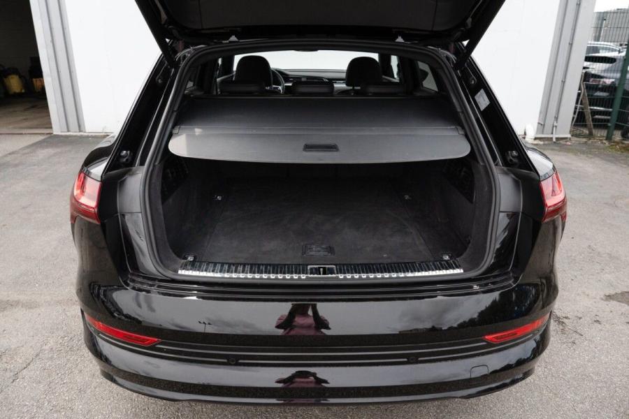 Melns Audi E-Tron 2022 Rīga, ar dzinēja tilpumu 0.00 L un nobraukumu 45 tūkst. km par 33500 €, foto 31 vietnē AUTOMOTO.COM.LV