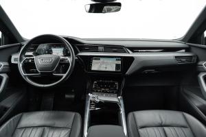 Melns Audi E-Tron 2022 Rīga, ar dzinēja tilpumu 0.00 L un nobraukumu 45 tūkst. km par 33500 €, foto 34 vietnē AUTOMOTO.COM.LV