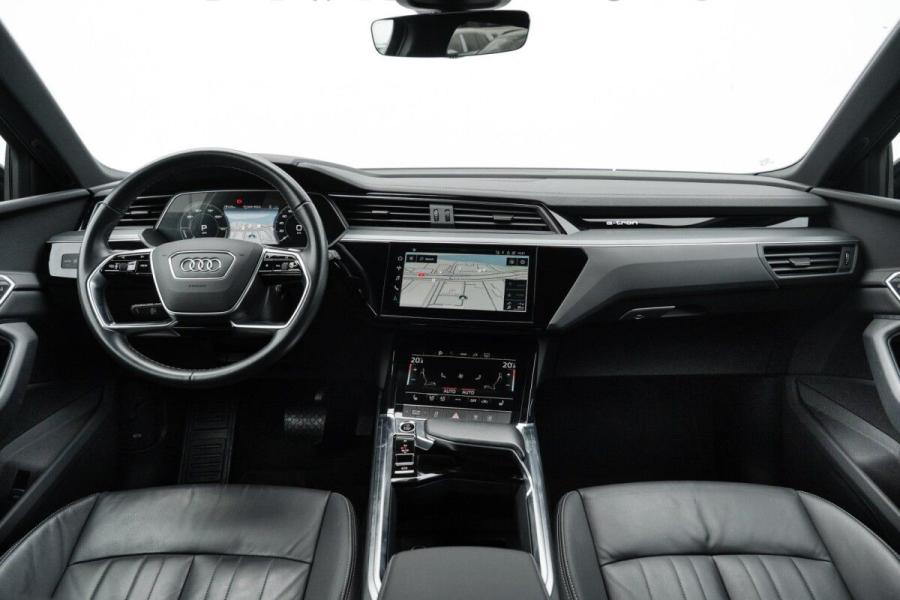 Melns Audi E-Tron 2022 Rīga, ar dzinēja tilpumu 0.00 L un nobraukumu 45 tūkst. km par 33500 €, foto 34 vietnē AUTOMOTO.COM.LV
