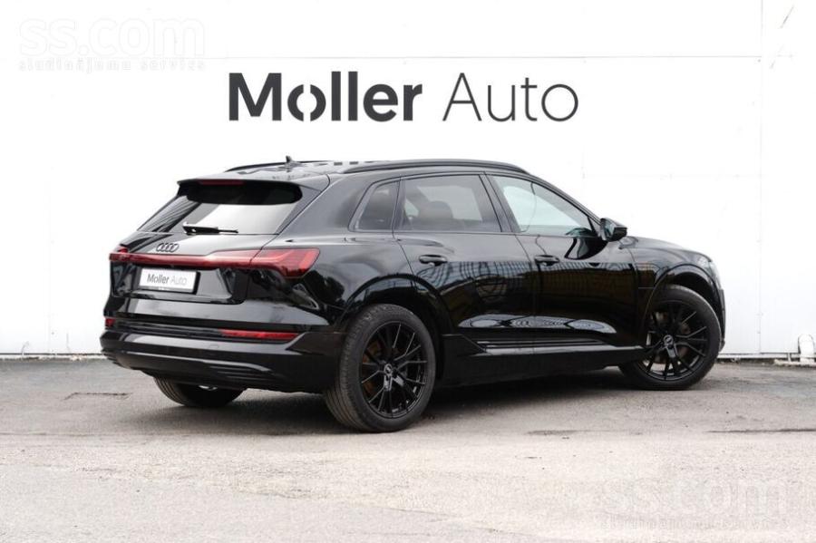 Melns Audi E-Tron 2022 Rīga, ar dzinēja tilpumu 0.00 L un nobraukumu 45 tūkst. km par 33500 €, foto 5 vietnē AUTOMOTO.COM.LV