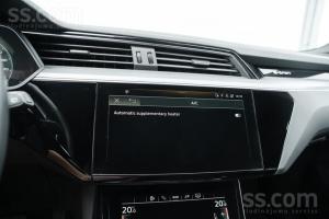 Melns Audi E-Tron 2022 Rīga, ar dzinēja tilpumu 0.00 L un nobraukumu 45 tūkst. km par 33500 €, foto 20 vietnē AUTOMOTO.COM.LV