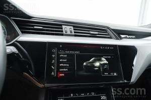 Melns Audi E-Tron 2022 Rīga, ar dzinēja tilpumu 0.00 L un nobraukumu 45 tūkst. km par 33500 €, foto 24 vietnē AUTOMOTO.COM.LV