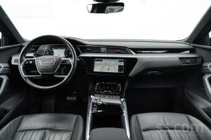 Melns Audi E-Tron 2022 Rīga, ar dzinēja tilpumu 0.00 L un nobraukumu 45 tūkst. km par 33500 €, foto 34 vietnē AUTOMOTO.COM.LV