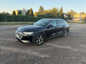 Черный Ауди E-Tron 2022 в Таллин, объемом двигателя 0.00 л и пробегом 58 тыс. км за 33500 €, фото  на AUTOMOTO.COM.LV