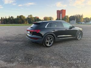 Черный Ауди E-Tron 2022 в Таллин, объемом двигателя 0.00 л и пробегом 58 тыс. км за 33500 €, фото 6 на AUTOMOTO.COM.LV