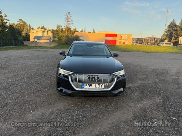 Black Audi E-Tron 2022 in Tallinn, with an engine capacity of 0.00 L and mileage of 58 thousand km for 33500 €, photo 2 on AUTOMOTO.COM.LV