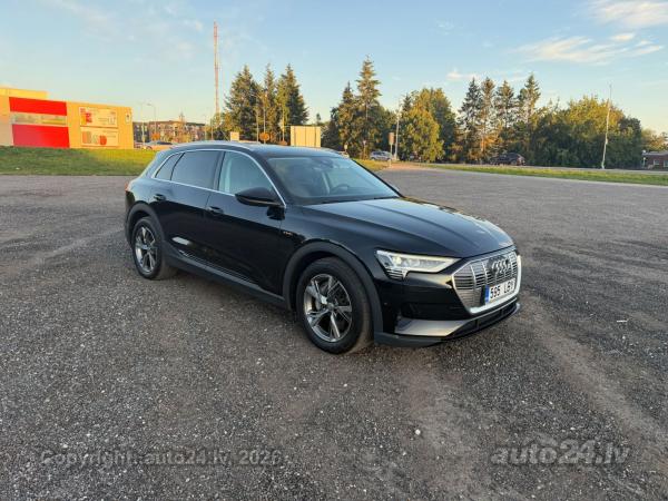 Black Audi E-Tron 2022 in Tallinn, with an engine capacity of 0.00 L and mileage of 58 thousand km for 33500 €, photo 3 on AUTOMOTO.COM.LV