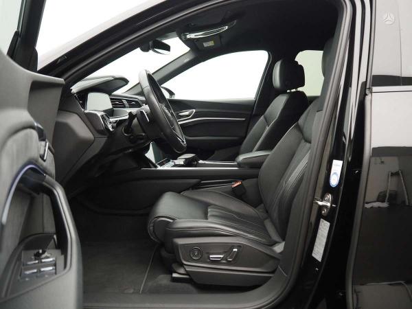 Black Audi E-Tron 2022 in Vilnius, with an engine capacity of 0.00 L and mileage of 56 thousand km for 37900 €, photo 9 on AUTOMOTO.COM.LV