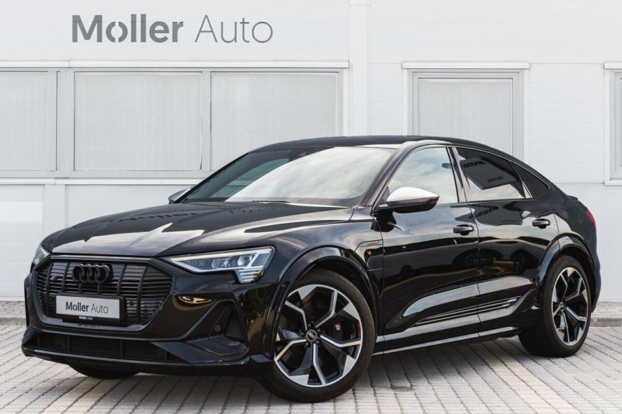 Black Audi E-Tron 2022 in Ventspils, with an engine capacity of 0.00 L and mileage of 27 thousand km for 44500 €, photo 1 on AUTOMOTO.COM.LV