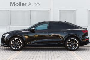 Black Audi E-Tron 2022 in Ventspils, with an engine capacity of 0.00 L and mileage of 27 thousand km for 44500 €, photo 3 on AUTOMOTO.COM.LV