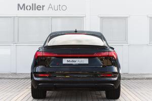 Black Audi E-Tron 2022 in Ventspils, with an engine capacity of 0.00 L and mileage of 27 thousand km for 44500 €, photo 5 on AUTOMOTO.COM.LV