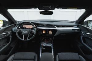 Black Audi E-Tron 2022 in Ventspils, with an engine capacity of 0.00 L and mileage of 27 thousand km for 44500 €, photo 16 on AUTOMOTO.COM.LV