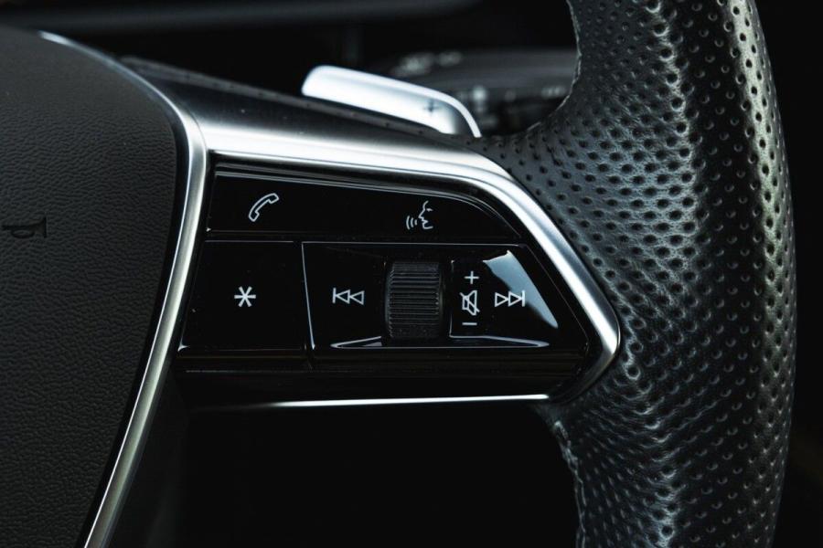 Black Audi E-Tron 2022 in Ventspils, with an engine capacity of 0.00 L and mileage of 27 thousand km for 44500 €, photo 22 on AUTOMOTO.COM.LV