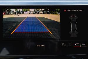 Black Audi E-Tron 2022 in Ventspils, with an engine capacity of 0.00 L and mileage of 27 thousand km for 44500 €, photo 24 on AUTOMOTO.COM.LV