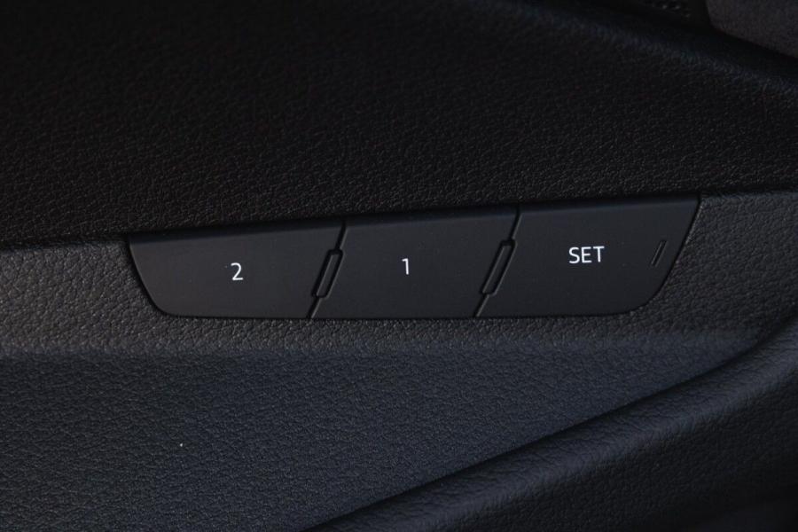 Black Audi E-Tron 2022 in Ventspils, with an engine capacity of 0.00 L and mileage of 27 thousand km for 44500 €, photo 36 on AUTOMOTO.COM.LV