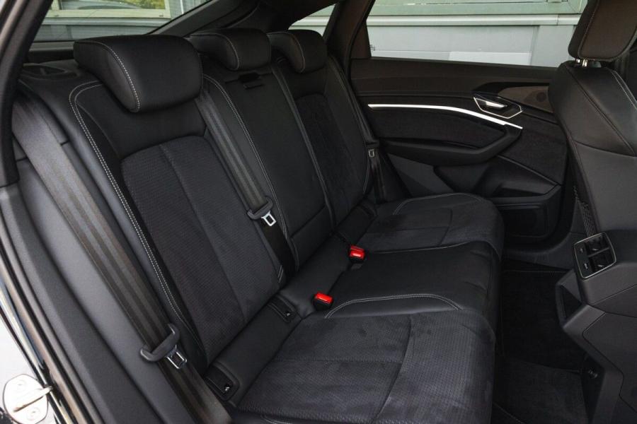 Black Audi E-Tron 2022 in Ventspils, with an engine capacity of 0.00 L and mileage of 27 thousand km for 44500 €, photo 39 on AUTOMOTO.COM.LV
