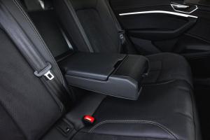 Black Audi E-Tron 2022 in Ventspils, with an engine capacity of 0.00 L and mileage of 27 thousand km for 44500 €, photo 40 on AUTOMOTO.COM.LV