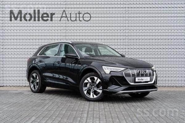 Black Audi E-Tron 2022 in Riga, with an engine capacity of 0.00 L and mileage of 41 thousand km for 39050 €, photo 3 on AUTOMOTO.COM.LV