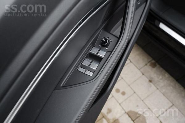 Black Audi E-Tron 2022 in Riga, with an engine capacity of 0.00 L and mileage of 41 thousand km for 39050 €, photo 9 on AUTOMOTO.COM.LV