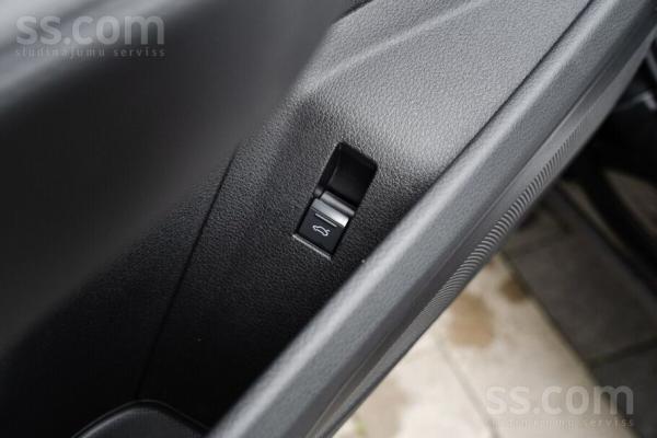 Black Audi E-Tron 2022 in Riga, with an engine capacity of 0.00 L and mileage of 41 thousand km for 39050 €, photo 11 on AUTOMOTO.COM.LV