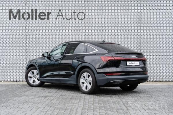 Melns Audi E-Tron 2022 Rīga, ar dzinēja tilpumu 0.00 L un nobraukumu 25 tūkst. km par 40400 €, foto 4 vietnē AUTOMOTO.COM.LV