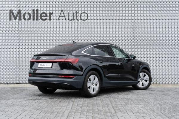 Melns Audi E-Tron 2022 Rīga, ar dzinēja tilpumu 0.00 L un nobraukumu 25 tūkst. km par 40400 €, foto 5 vietnē AUTOMOTO.COM.LV
