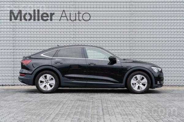 Melns Audi E-Tron 2022 Rīga, ar dzinēja tilpumu 0.00 L un nobraukumu 25 tūkst. km par 40400 €, foto 6 vietnē AUTOMOTO.COM.LV