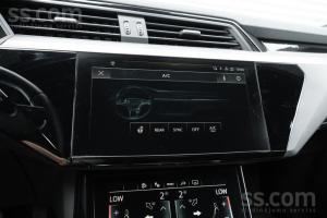 Черный Ауди E-Tron 2022 в Рига, объемом двигателя 0.00 л и пробегом 25 тыс. км за 40400 €, фото 17 на AUTOMOTO.COM.LV