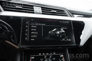 Черный Ауди E-Tron 2022 в Рига, объемом двигателя 0.00 л и пробегом 25 тыс. км за 40400 €, фото 22 на AUTOMOTO.COM.LV