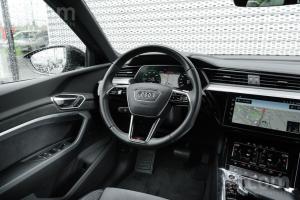 Черный Ауди E-Tron 2022 в Рига, объемом двигателя 0.00 л и пробегом 25 тыс. км за 40400 €, фото 30 на AUTOMOTO.COM.LV