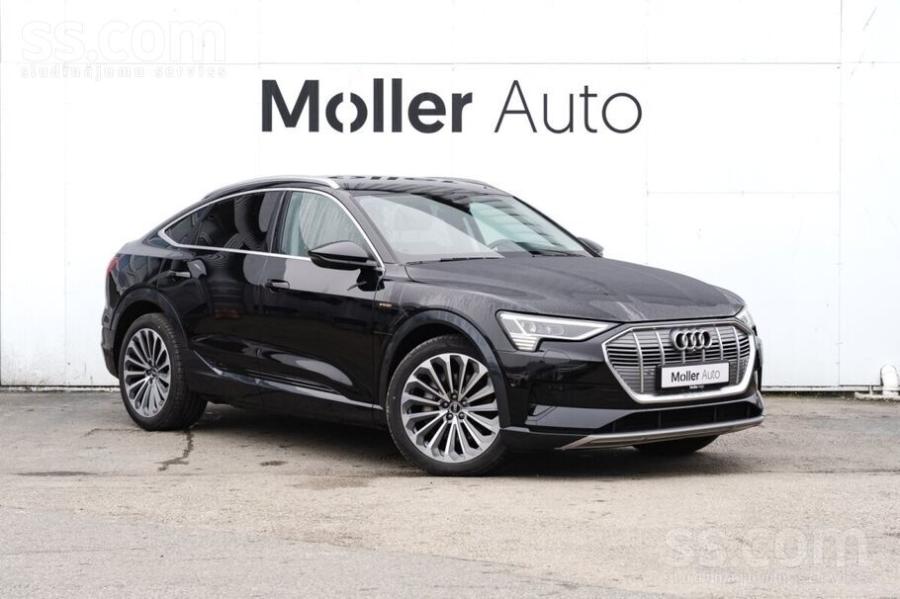 Black Audi E-Tron 2022 in Riga, with an engine capacity of 0.00 L and mileage of 41 thousand km for 38950 €, photo 3 on AUTOMOTO.COM.LV